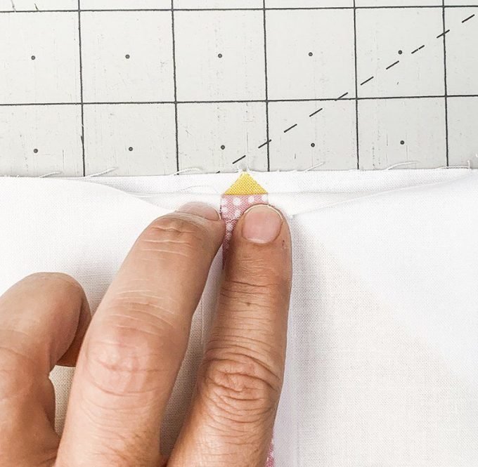HOW TO MATCH DIAGONAL SEAMS - Capaquilts